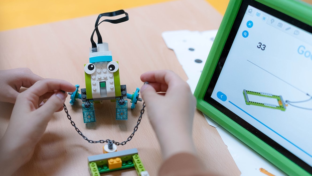Introduction to Robotics with Lego: SHMC | Pebble