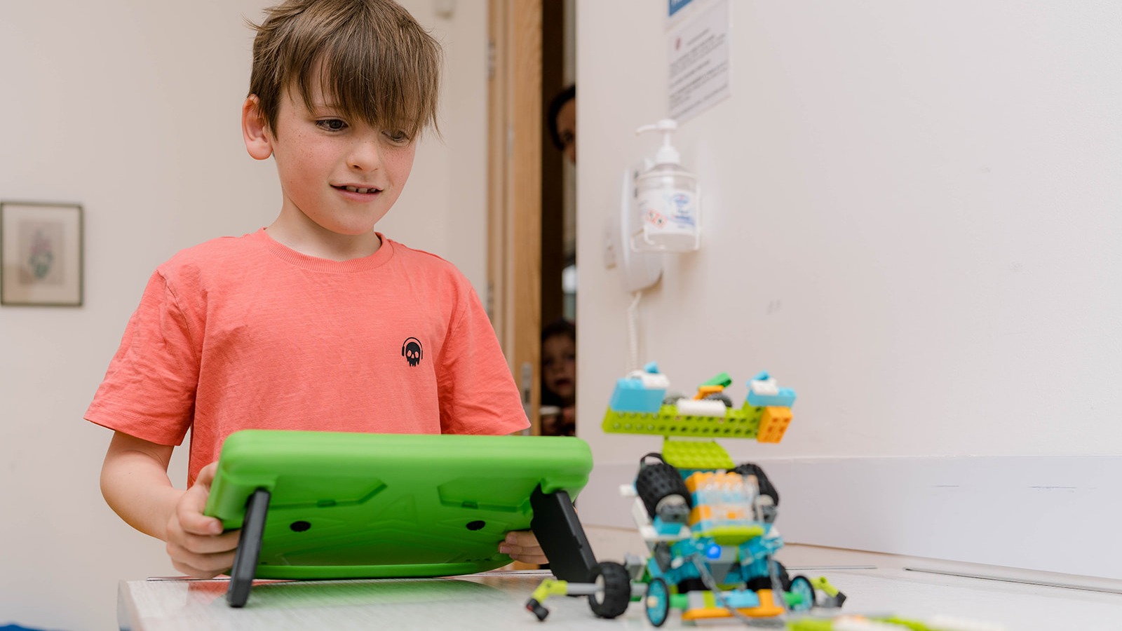 Introduction to Robotics with LEGO (Years 3-6): Grand Avenue | Pebble