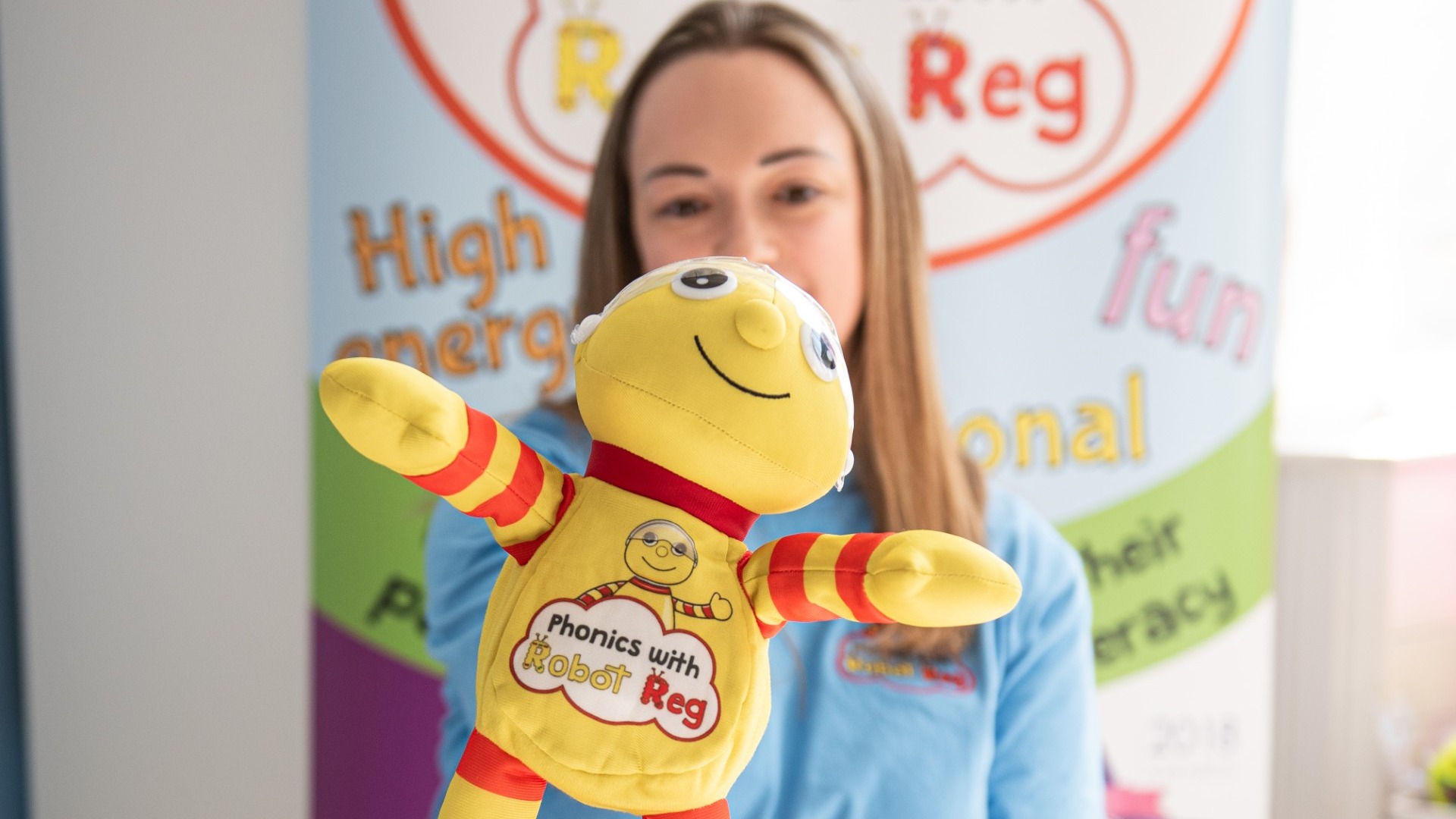 Phonics With Robot Reg - Tendring | Pebble