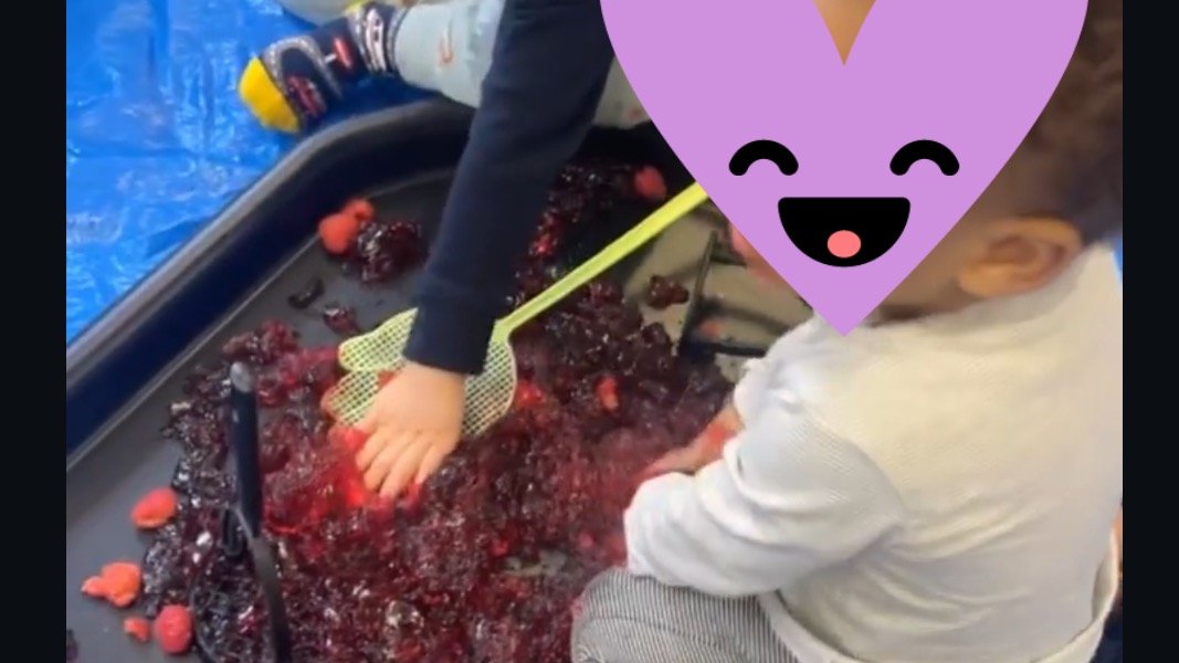Curious Minds Messy Play | Pebble
