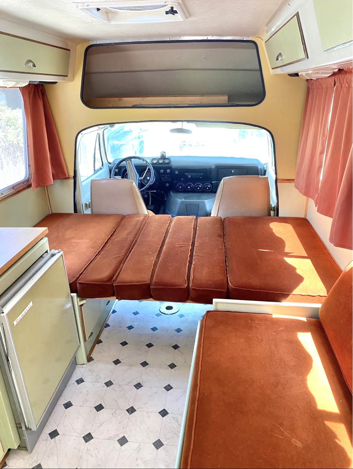 Road Roamer – Camper Vans & DIY Favorites