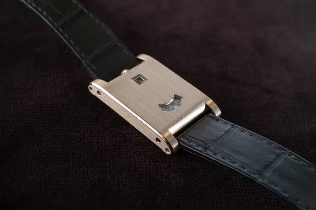 Precious Metals and Jumping Hours, Cartier Introduces the Latest Tank ...