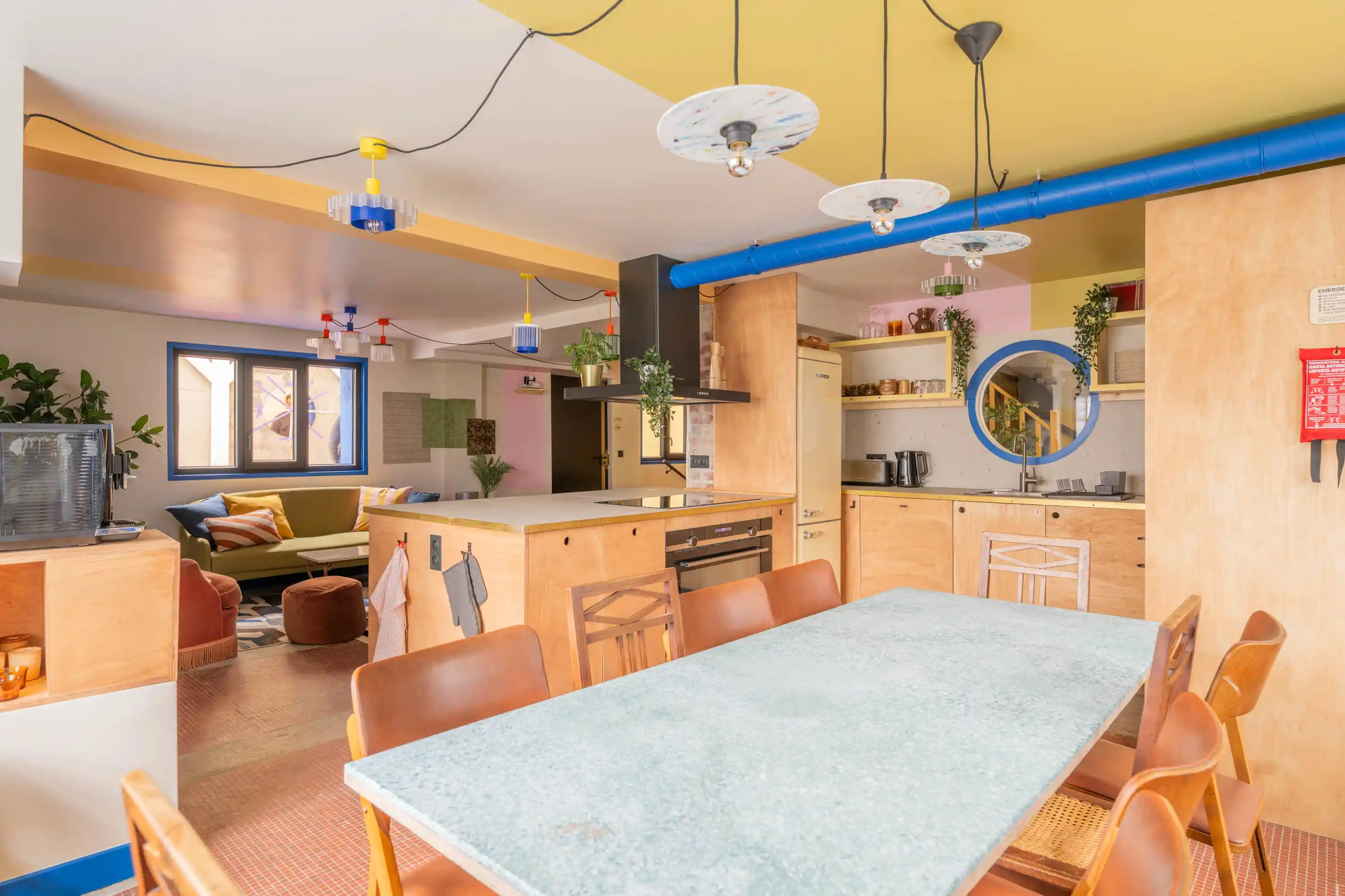 Shared house in 19th, Paris Buttes Chaumont 10