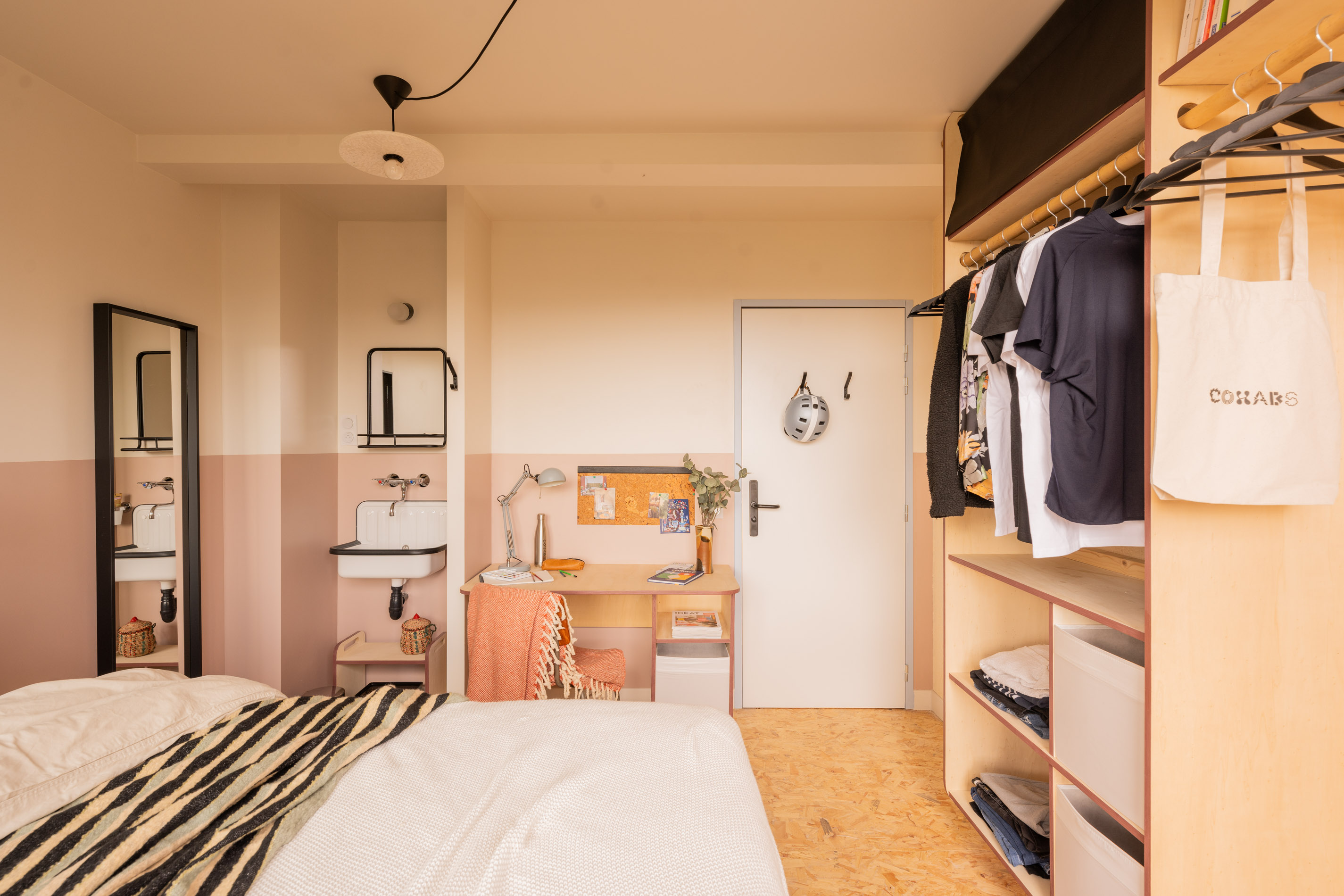 Charonne 27: Premium Cohabitation House in Paris