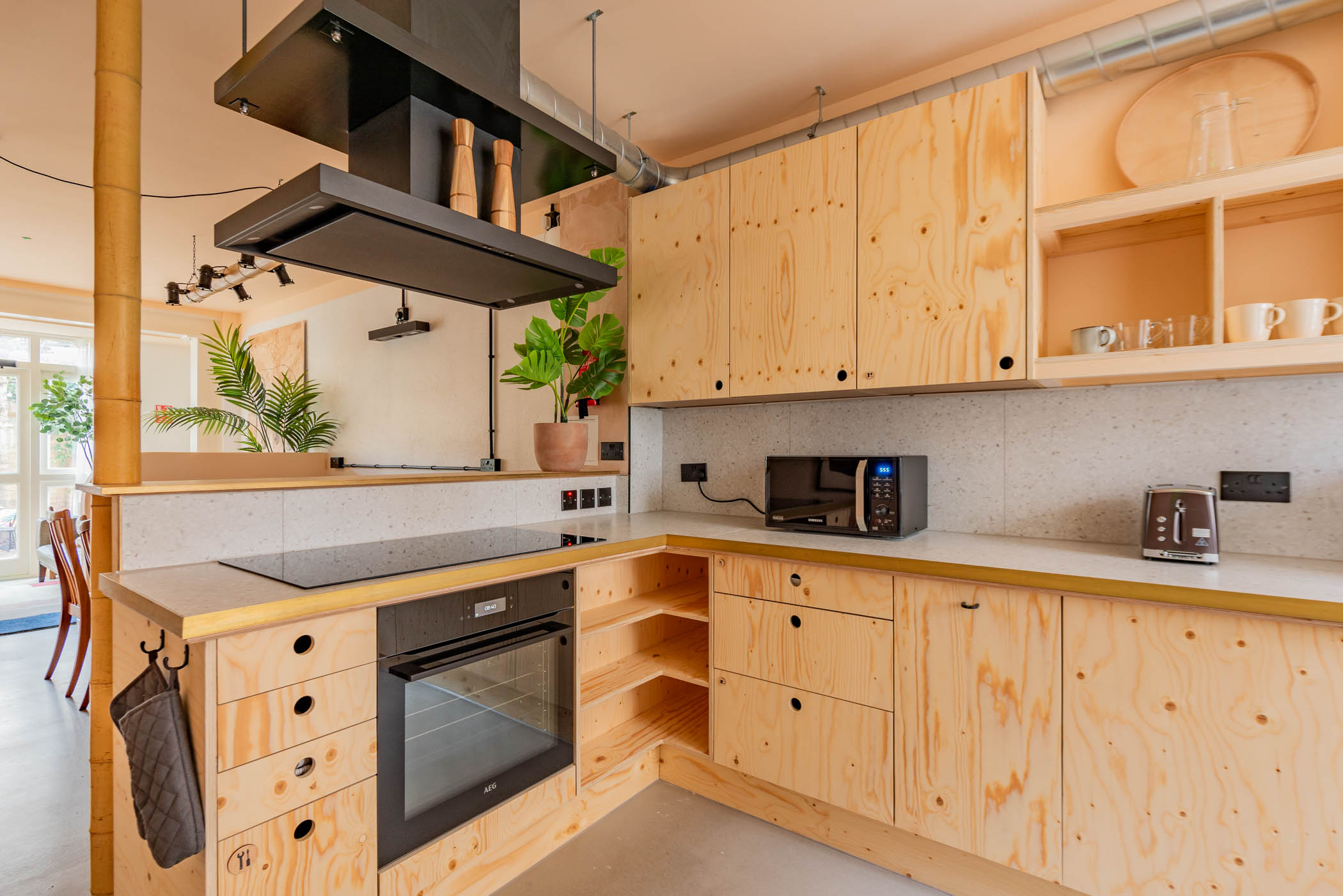 Cozy coliving in London - Cohabs™ Elephant 15