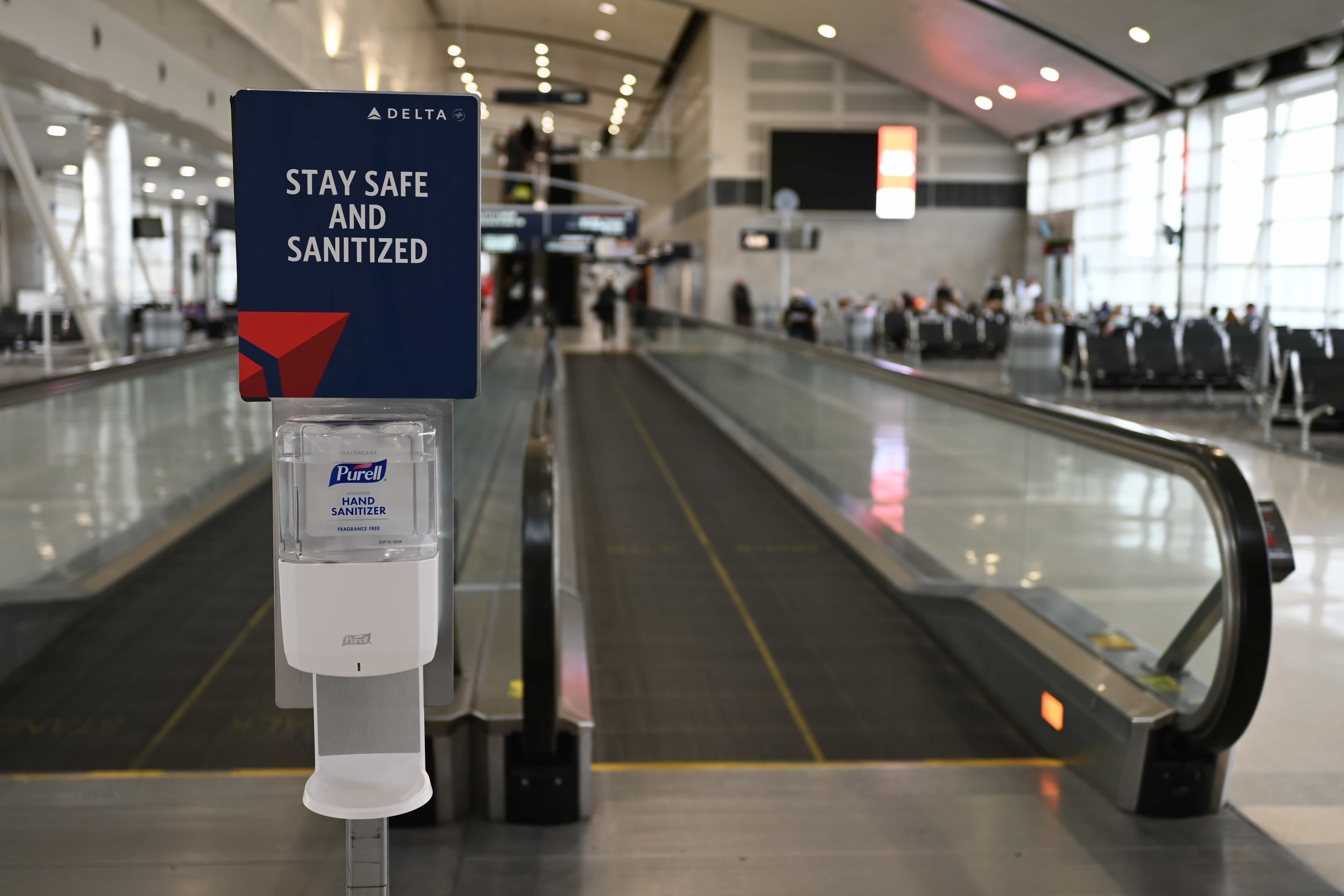 TRAVEL HEALTH & SAFETY: A Simple Guide on Airplane and Hotel hygiene ...