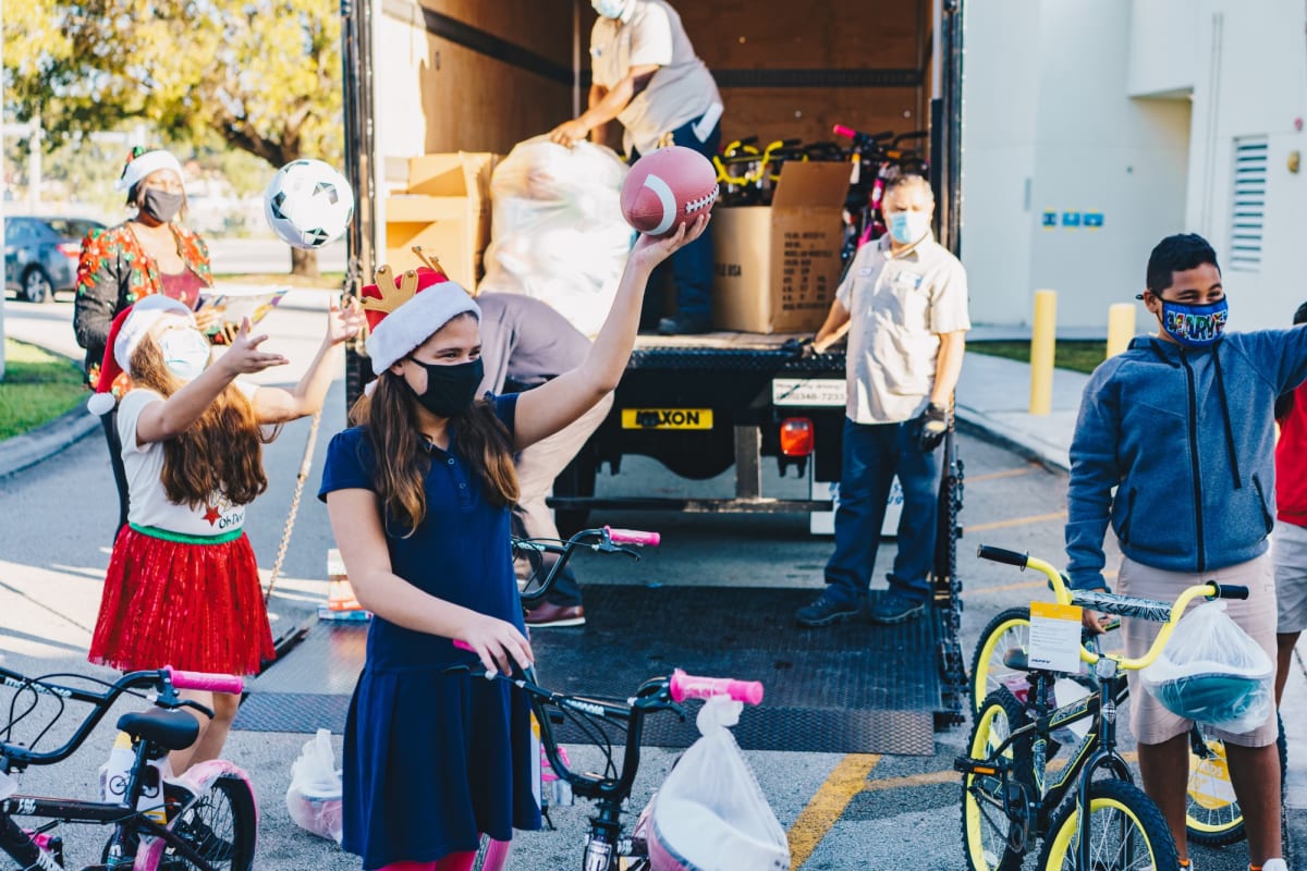 FIU delivers toys to elementary school children | FIU News - Florida ... FIU delivers toys to elementary school children | FIU News - Florida ...