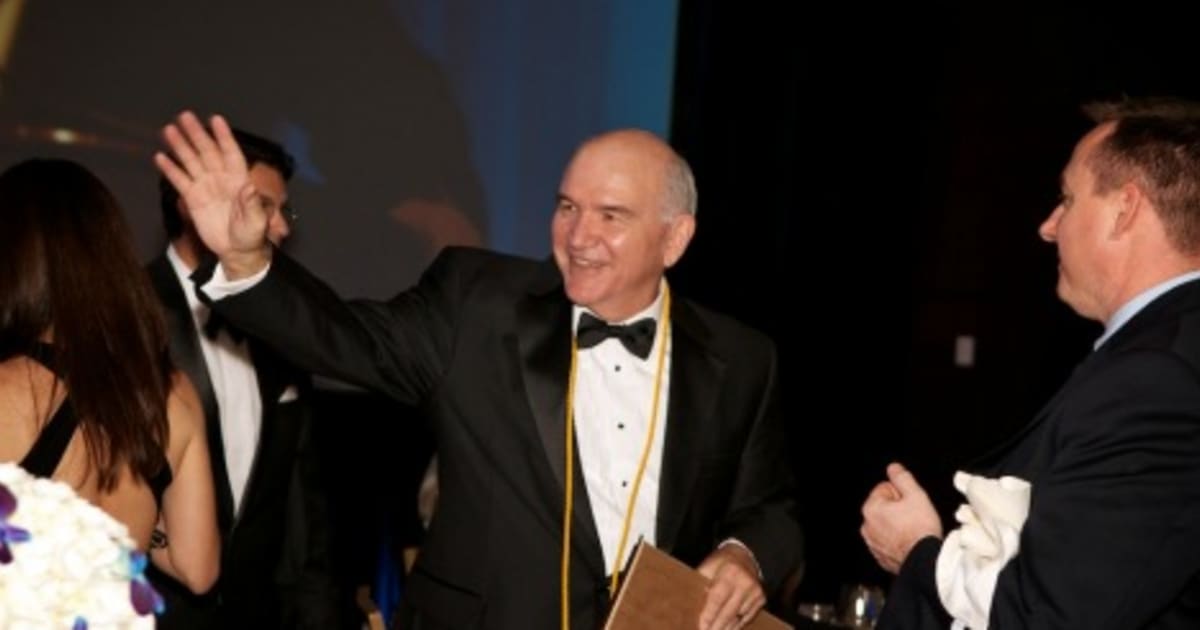 FIU celebrates alumni, remembers fallen hero at Torch Awards | FIU ...