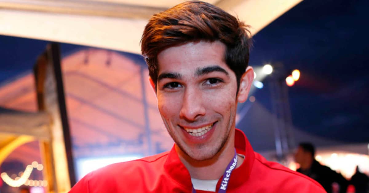 4 reasons to enter the Red Robin Golden Robin Burger Contest | FIU News ...