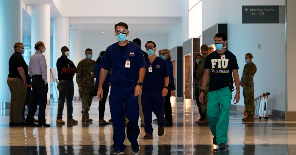 Leading in crisis | FIU Magazine - Florida International University