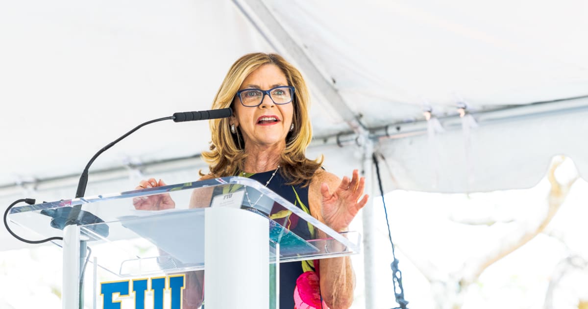 Alumna pays it forward with scholarships to students pursuing globally ...