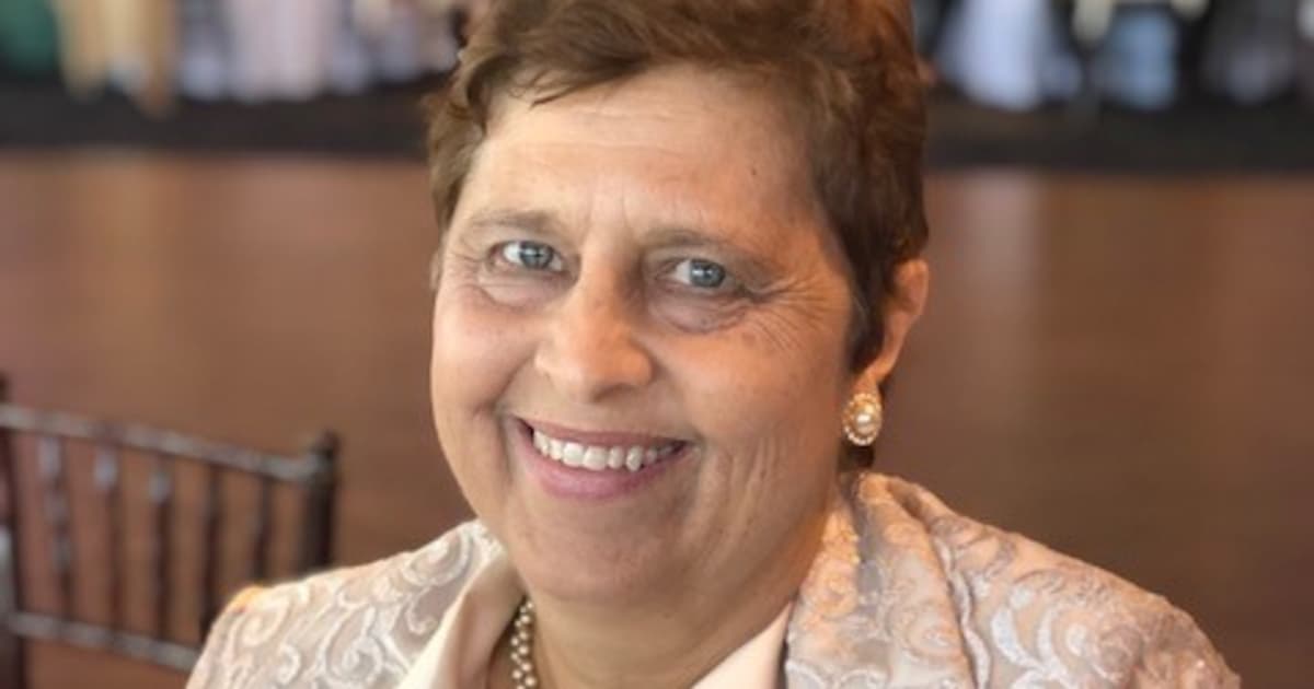 Alejandra Parra recognized by NAFSA with International Excellence Award ...