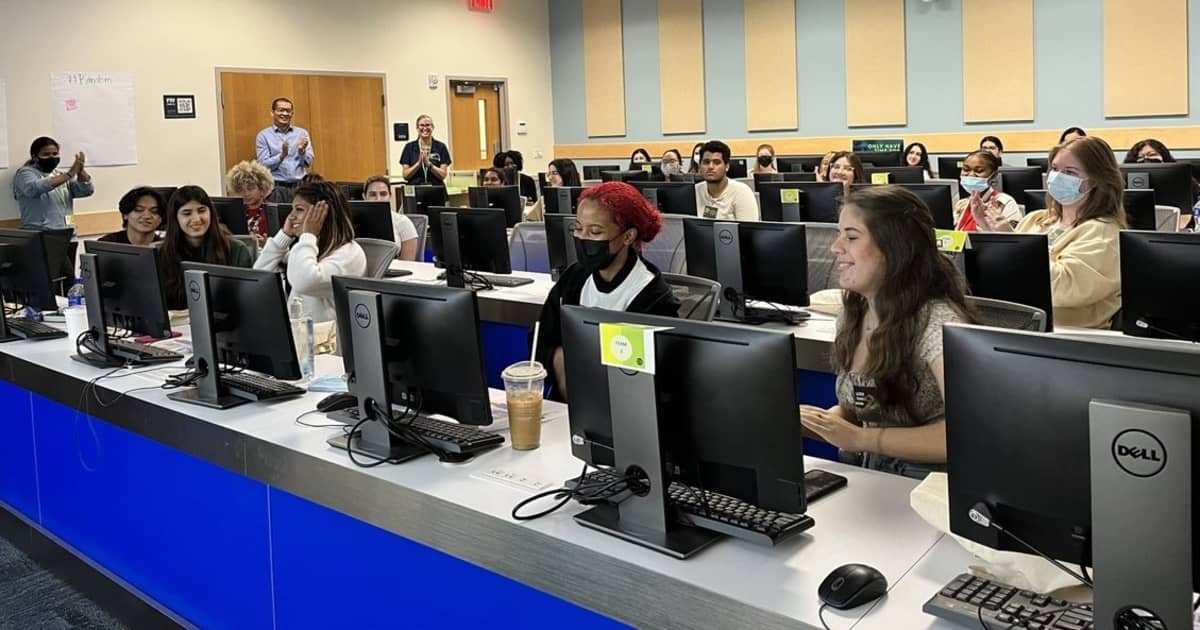 Women can do what with computing? Students learn different ways ...