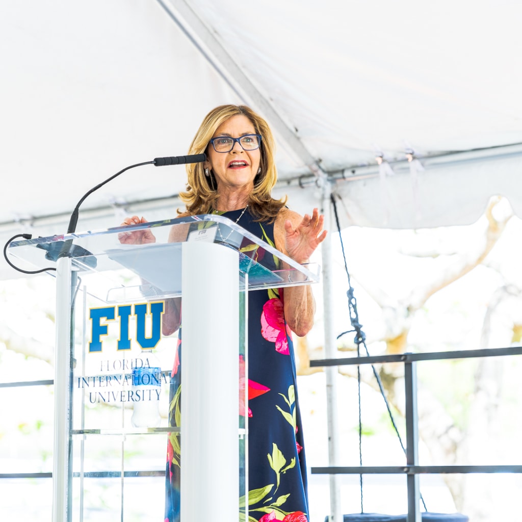 Alumna pays it forward with scholarships to students pursuing globally ...