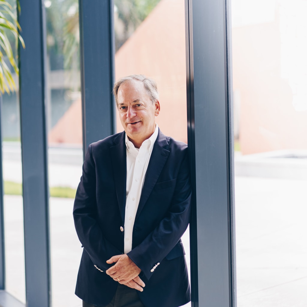 Meet the new dean of business | FIU Magazine - Florida International ...