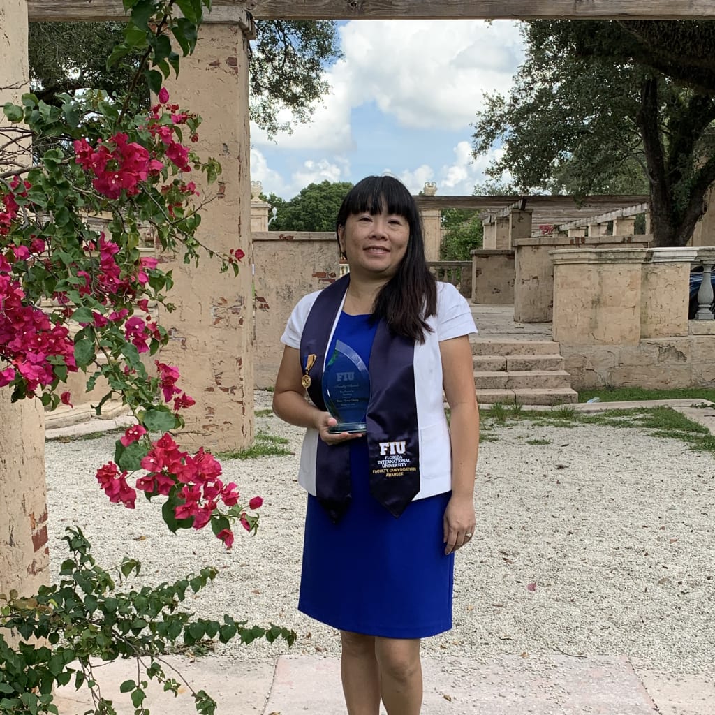 Professor gives back to support first-generation scholarships ...