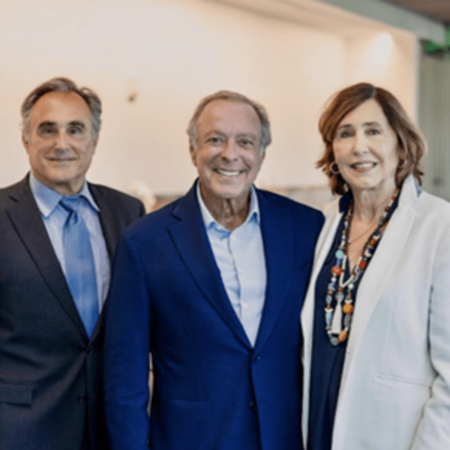 Fernandez Family Foundation makes $1M gift for scholarships at FIU ...