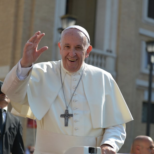 Spanish professor translates historic interview with Pope Francis | FIU ...