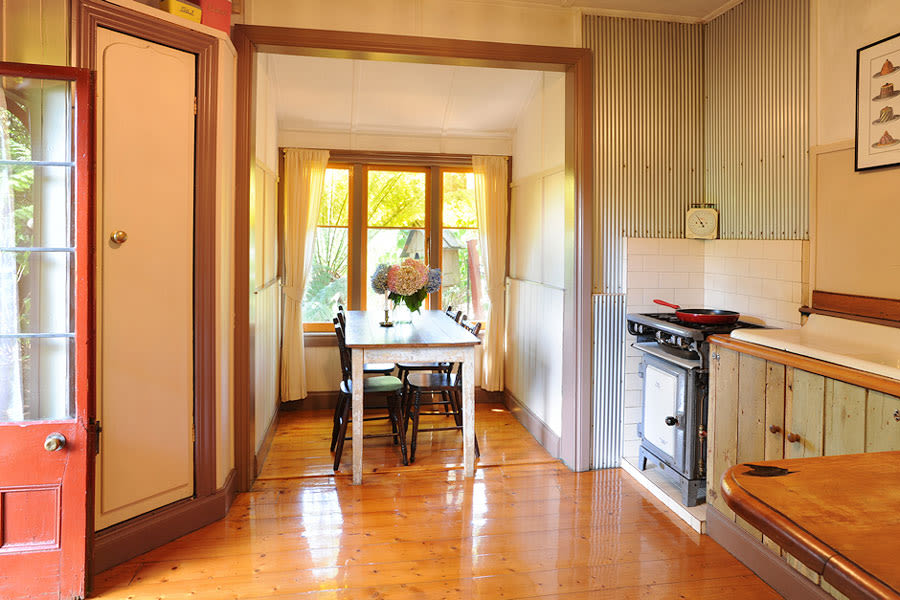 Como Cottage Accommodation - The Villages | Dandenong Ranges