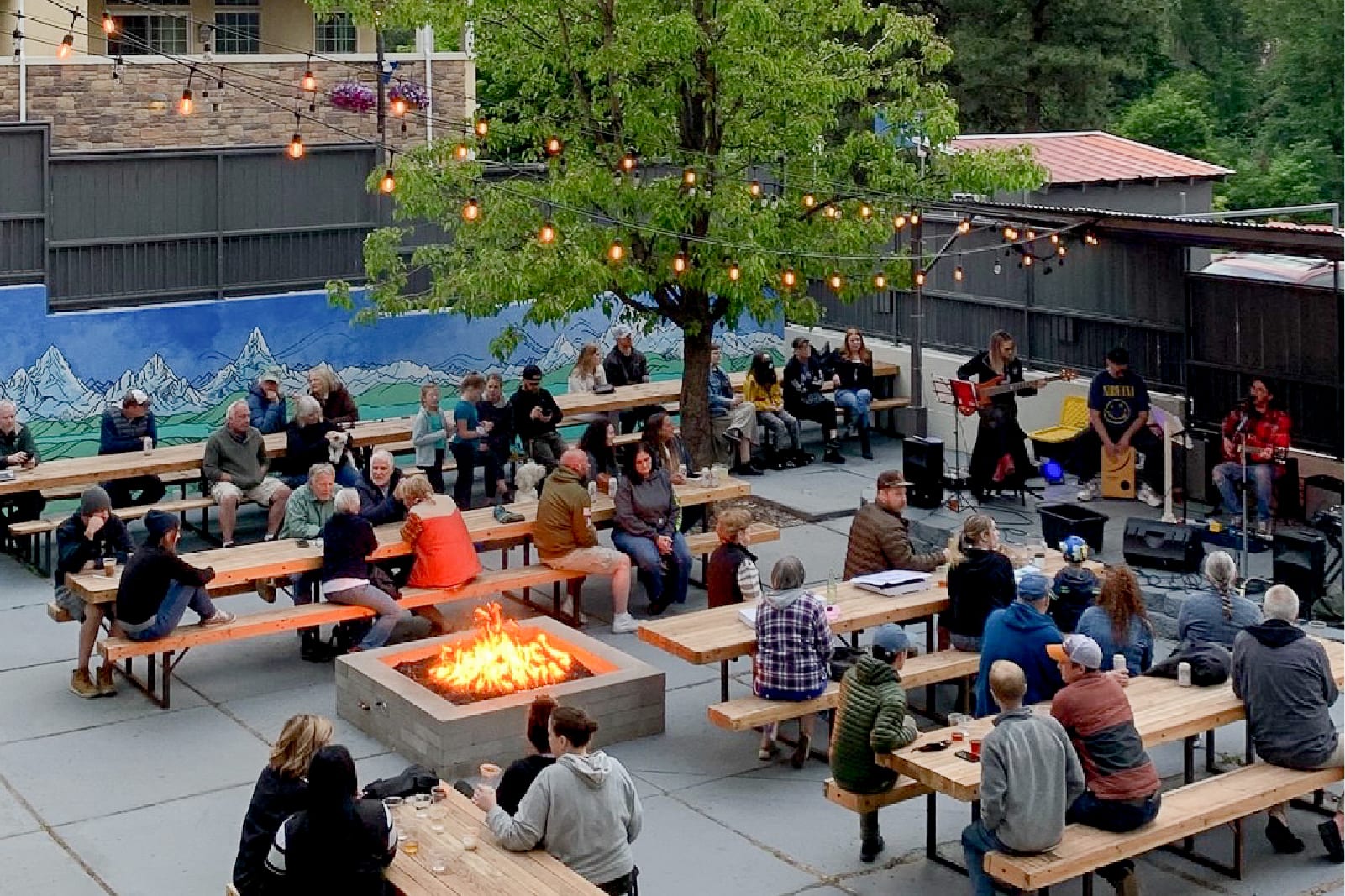 LOGE LOGE Leavenworth, Oktoberfest, larches, and more with Amanda Fenner