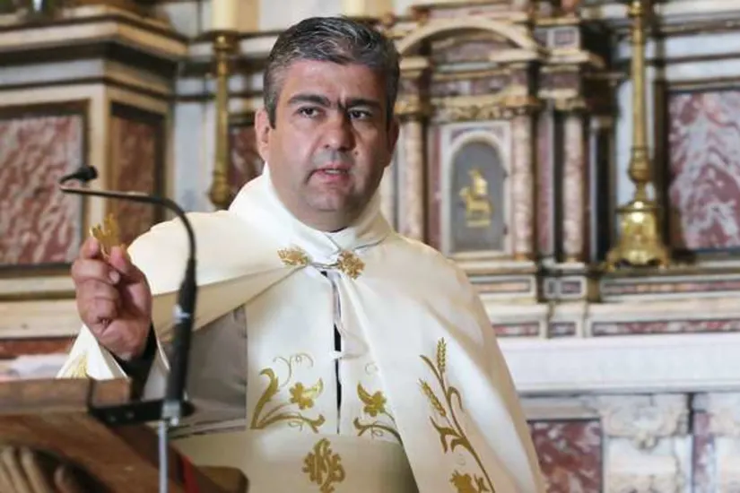 Première messe célébrée en Corse dans la langue de Jésus-Christ | Corse ...