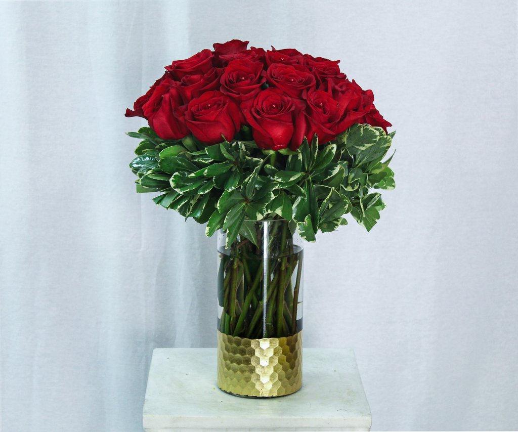 HA-12 Arreglo de rosas rojas Bella Flor Inc