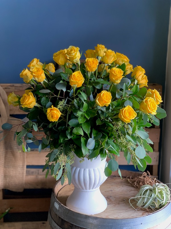 REGAL ROSES Flower Delivery Roslindale Massachusetts - The Centerpiece ...