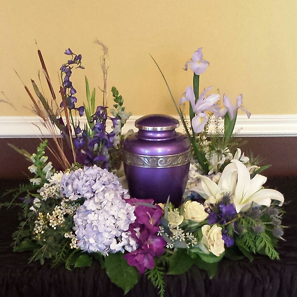 Amethyst Urn Surround in Cambridge, MN | Cambridge Floral
