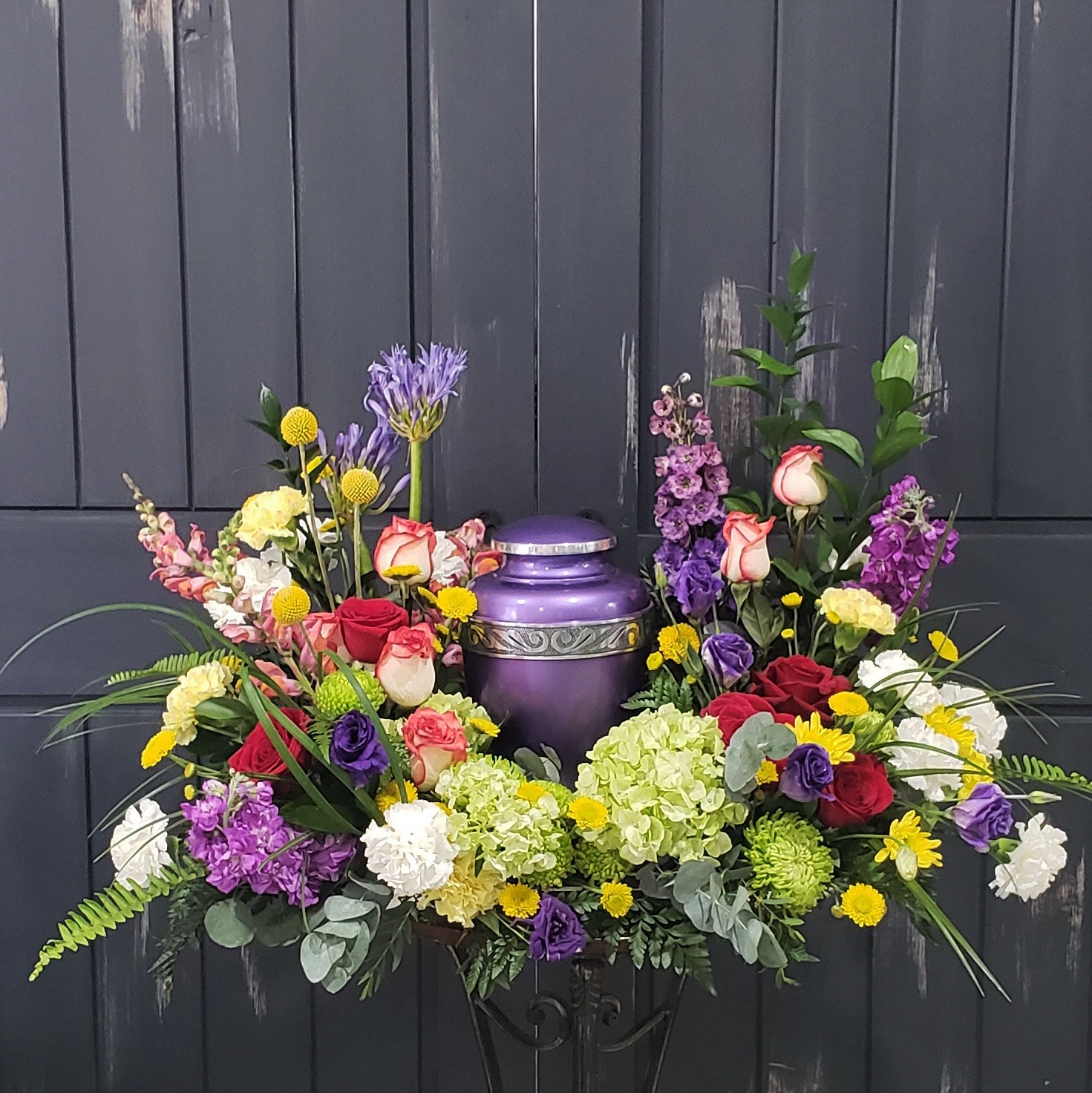 Garden Trends Urn Surround