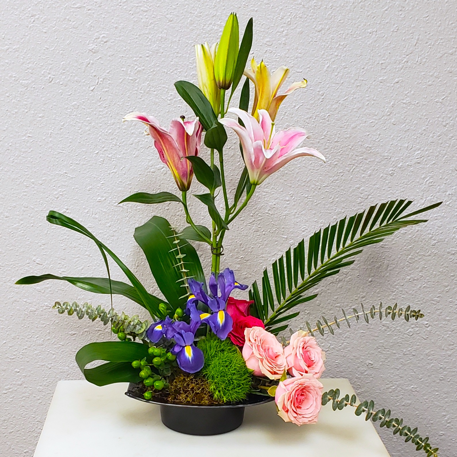 Modern/Contempo Flower Delivery Cambridge MN - Cambridge Floral, Inc