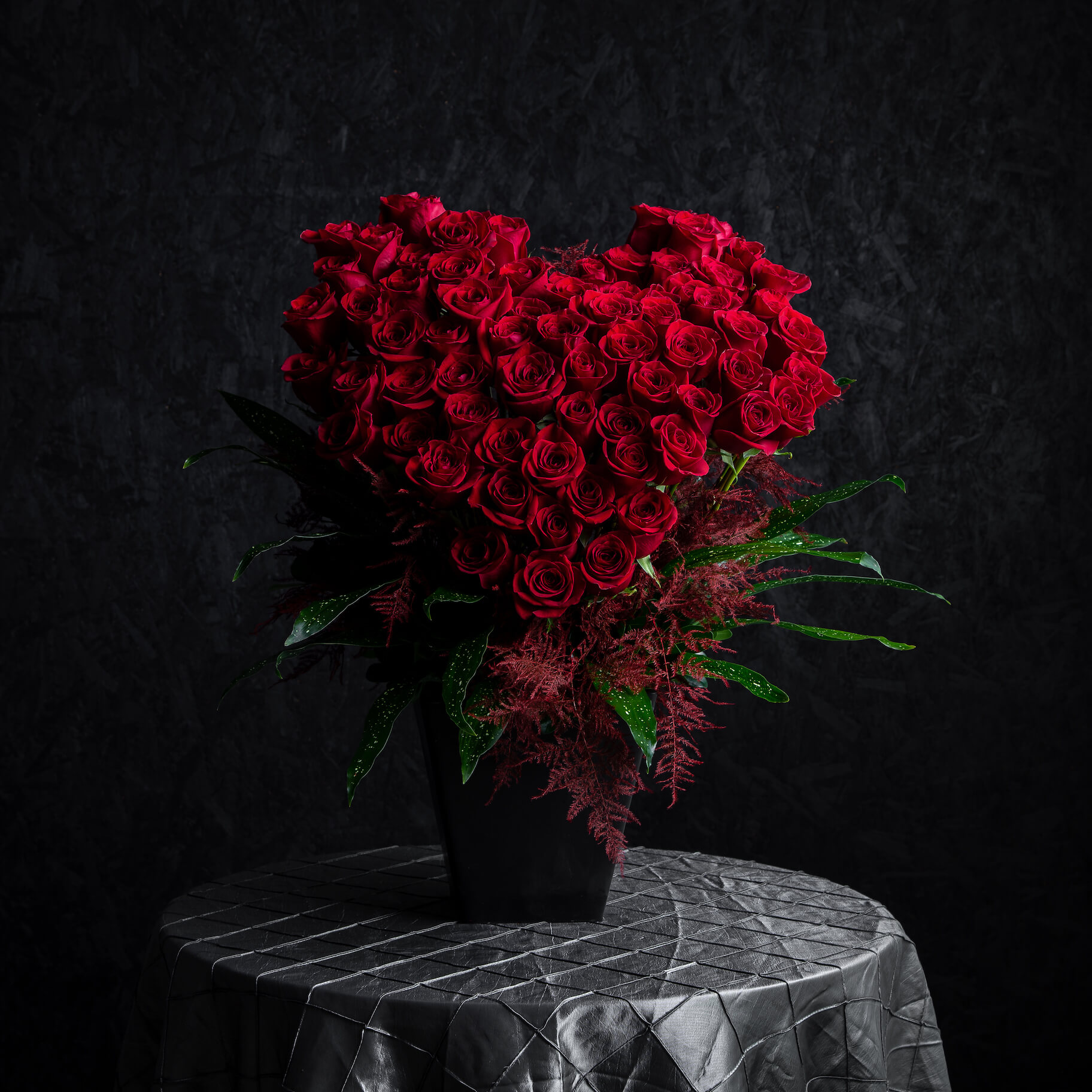 Red Queen | IVORY FLORIST | Heart Shape Red Rose Arrangement, Heart ...