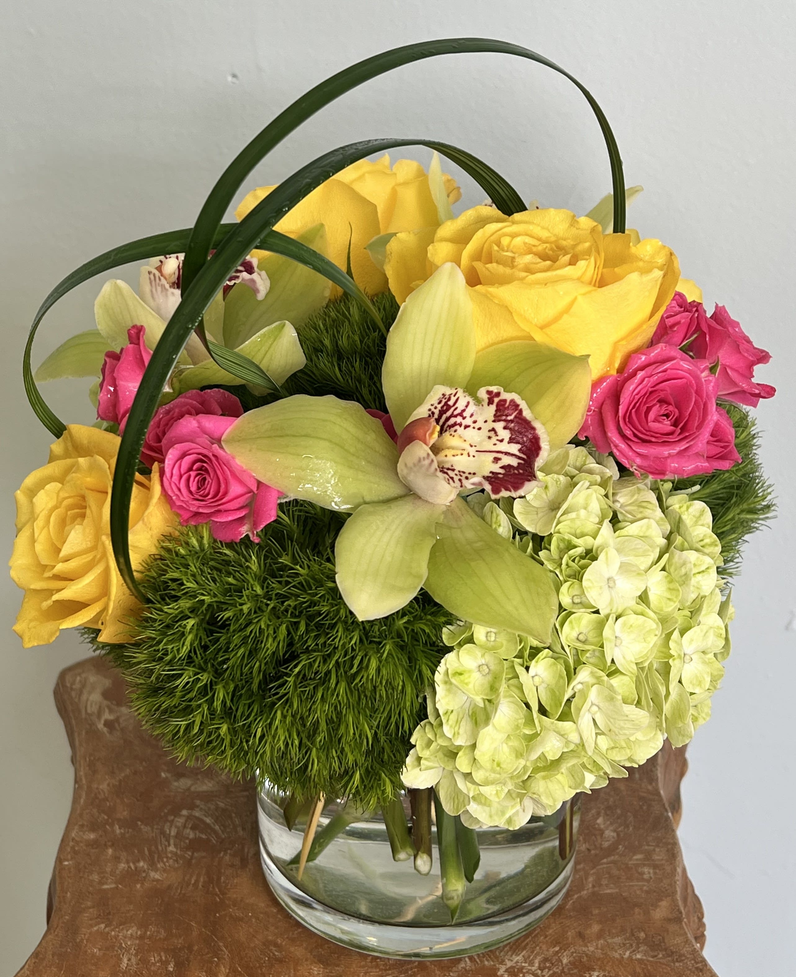 Swirls Flower Delivery San Bruno CA - San Bruno Flower Fashions