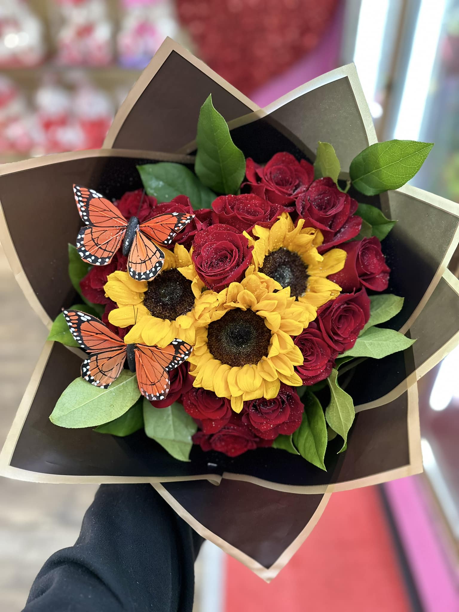 Ramos Buchons Flower Delivery Chicago IL - Franco's Flower Shop