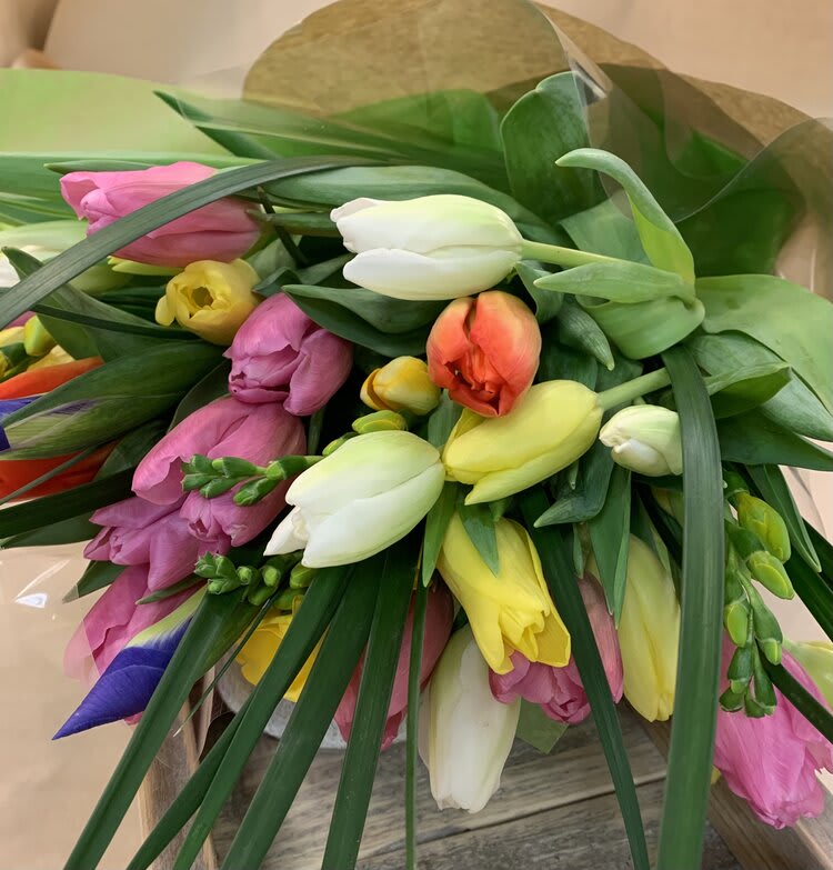 Spring Mix Tulips Bouquet Flower Delivery Barrie ON - Joshua's Greenery ...