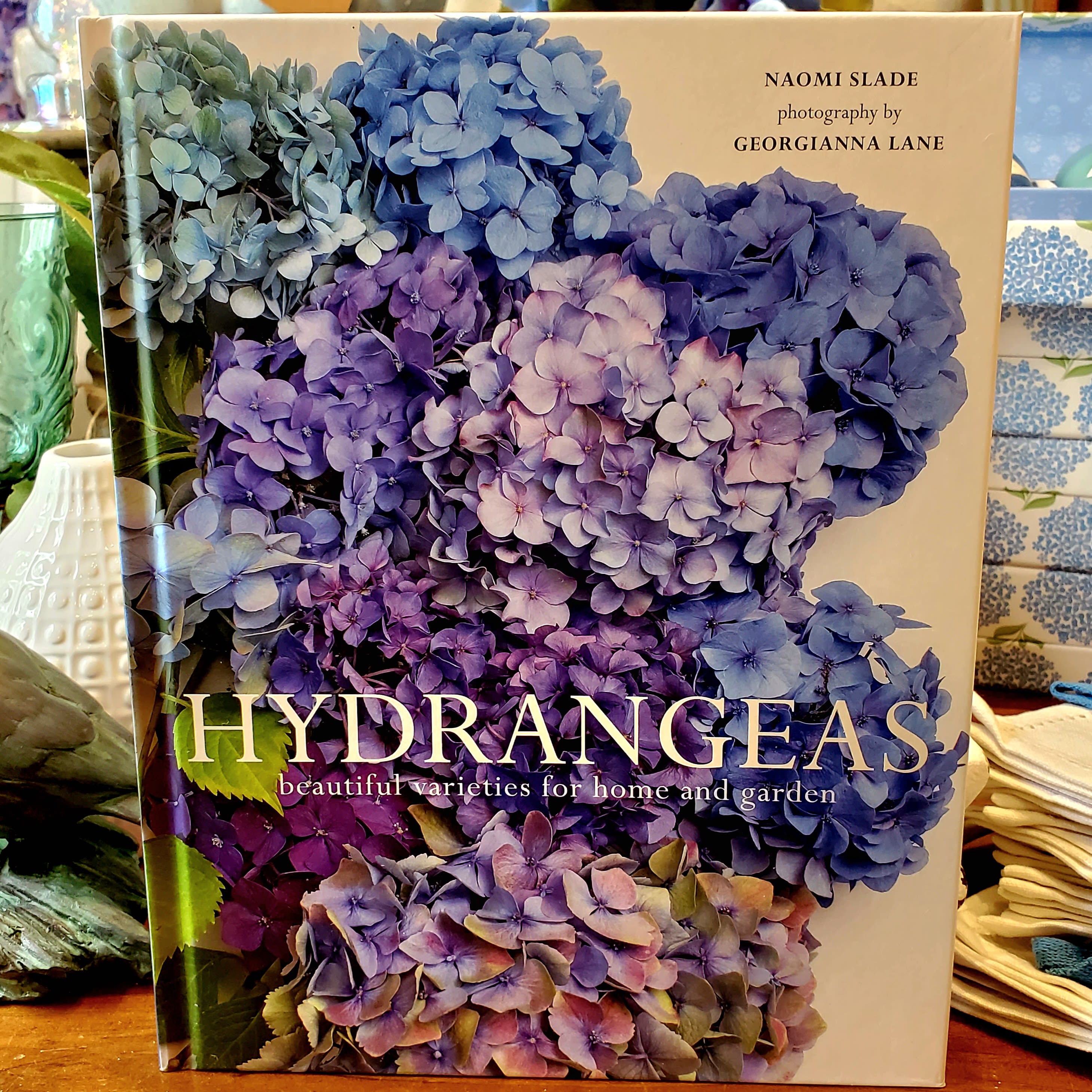 Hydrangeas, Naomi Slade (hardcover) | Send or deliver locally in ...