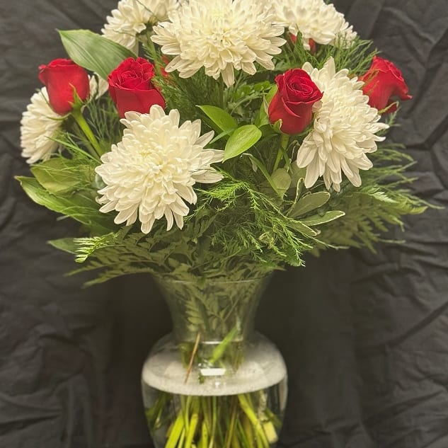 Dozen Roses With Cromons Flower Delivery Midland TX - Flowerama of Midland