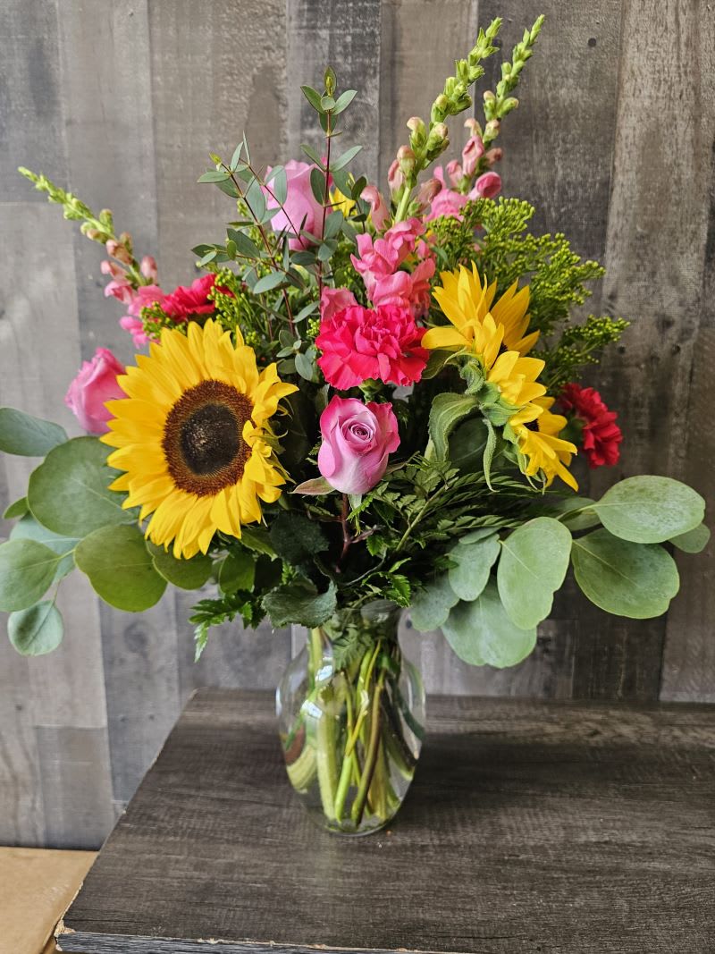 Beautiful Surprise!/ Florist at Adolfos Creation