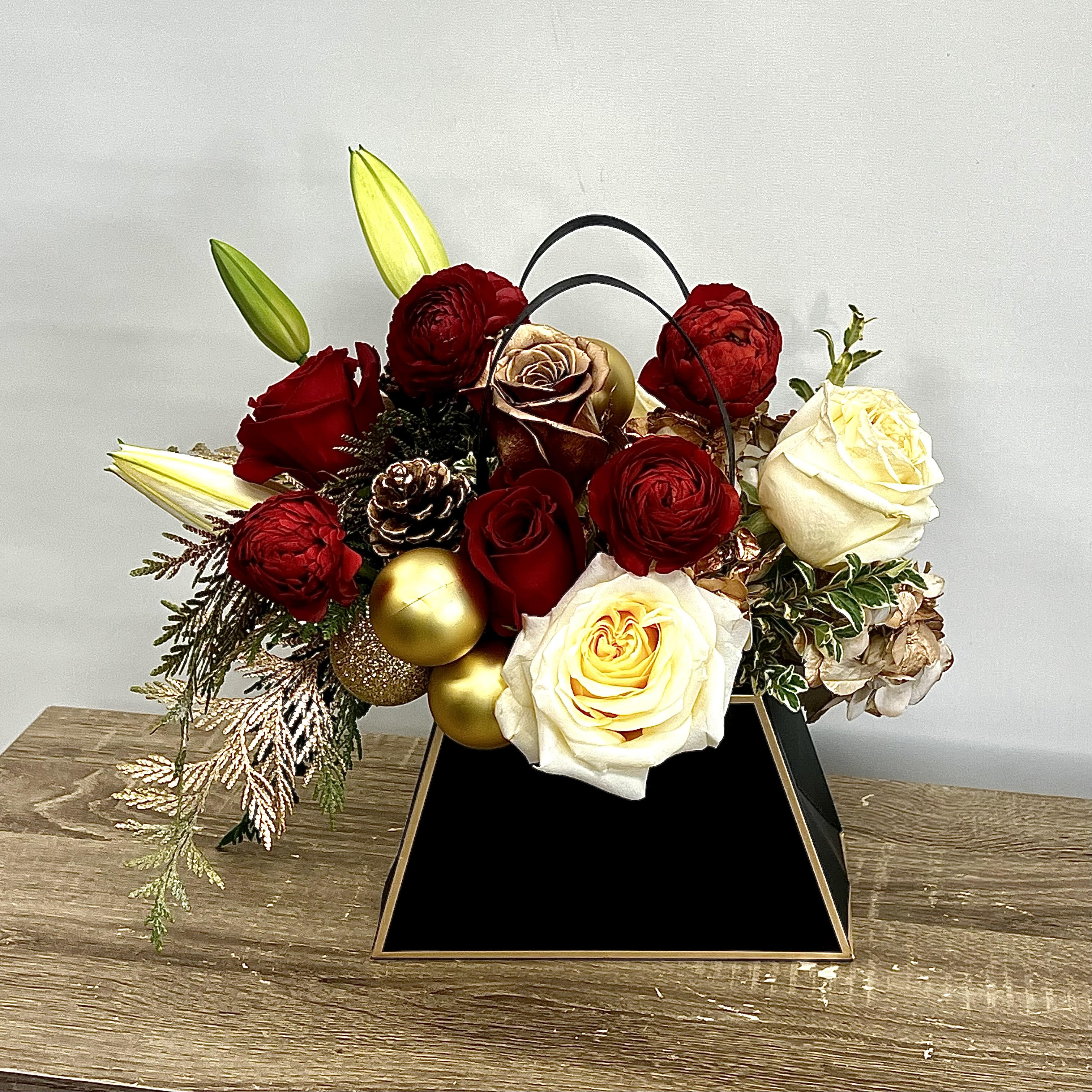 Christmas Floral Purse By Elite Flower Delivery Glendale AZ - Elite ...