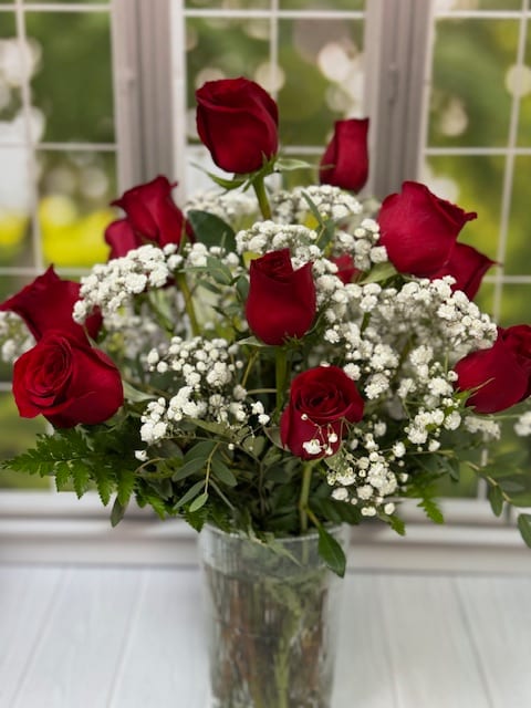 1/2 Dozen Long Stemmed roses | Petals & Co