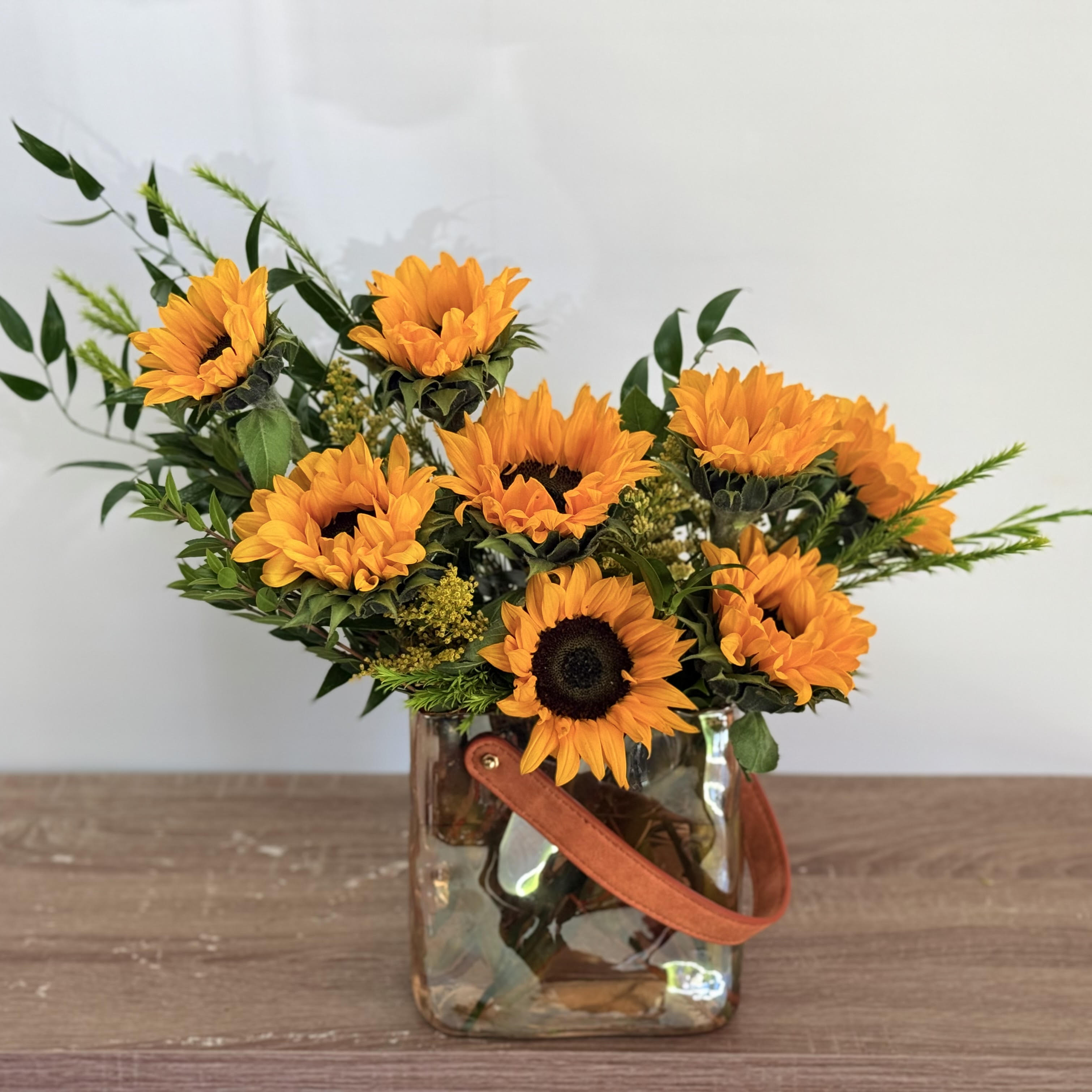 Pocket Full of Sunshine By Elite Flower Delivery Glendale AZ - Elite ...