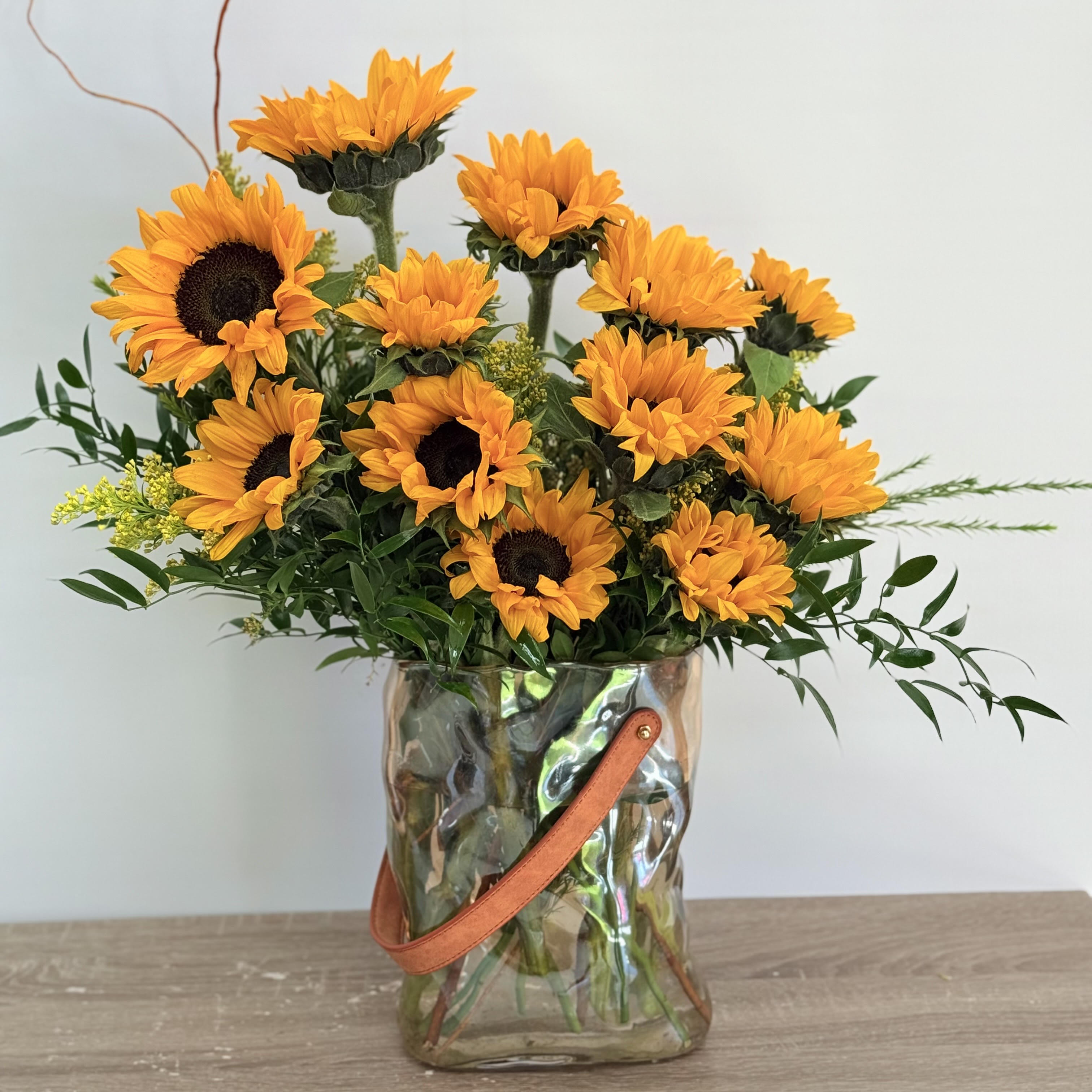Pocket Full of Sunshine By Elite Flower Delivery Glendale AZ - Elite ...
