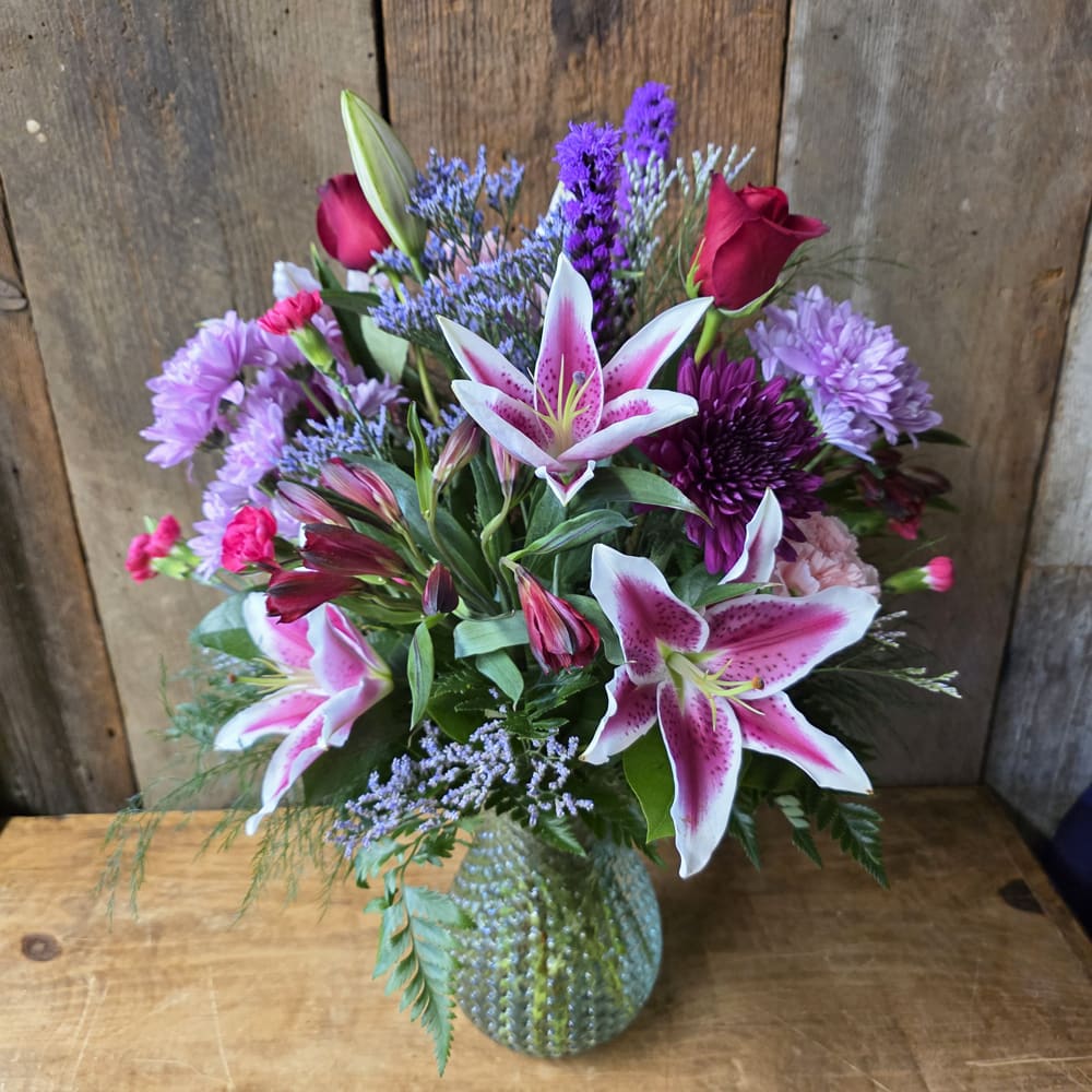 Valentine Show Stopper Flower Delivery Central Point OR - Judys Florist