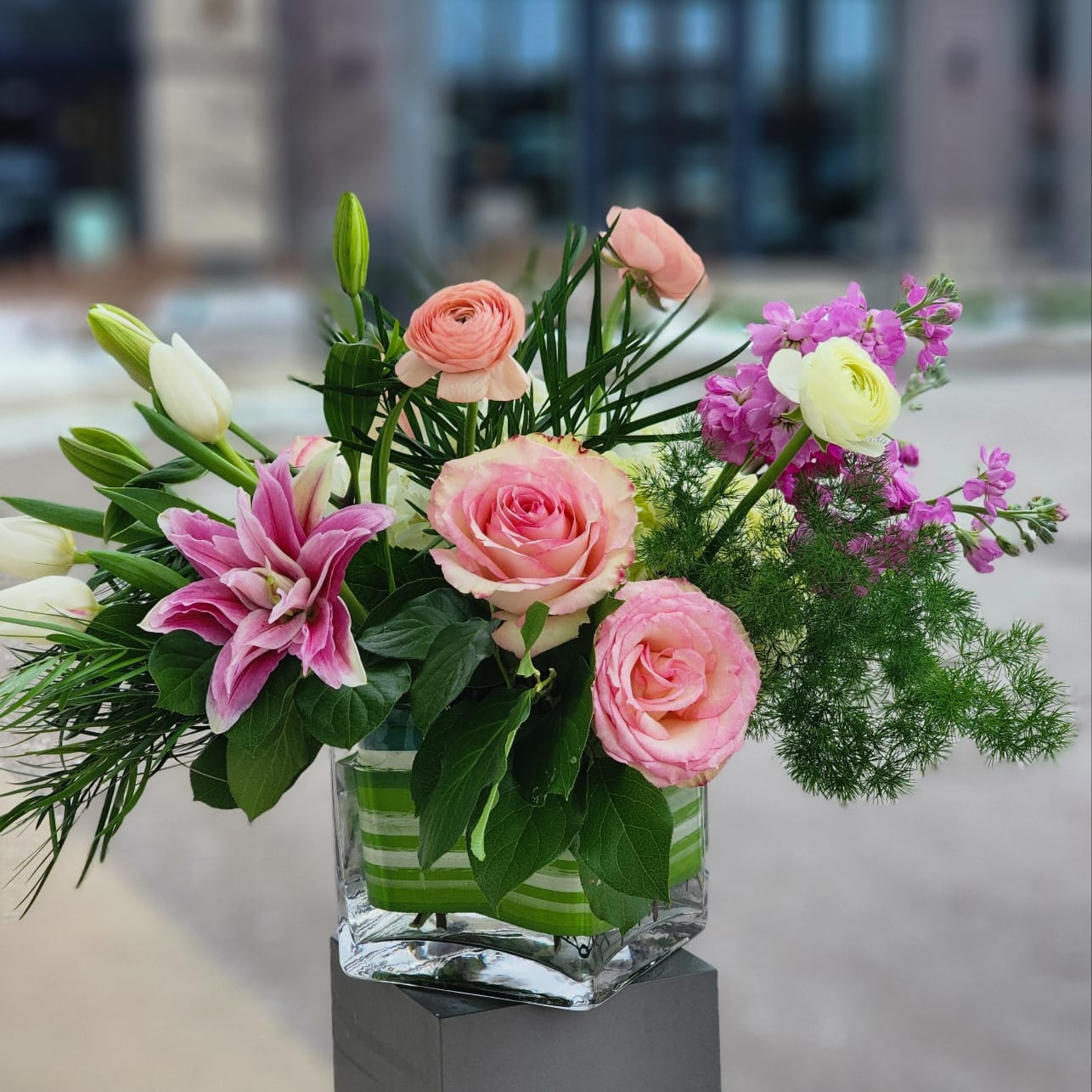 Valentine Colors Posh Signature Arrangement Flower Delivery Grand ...