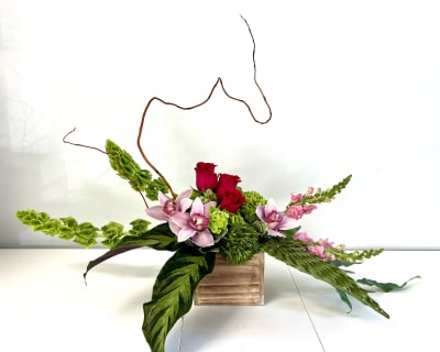 Modern Horizontal Flower Arrangement | Best Flower Site