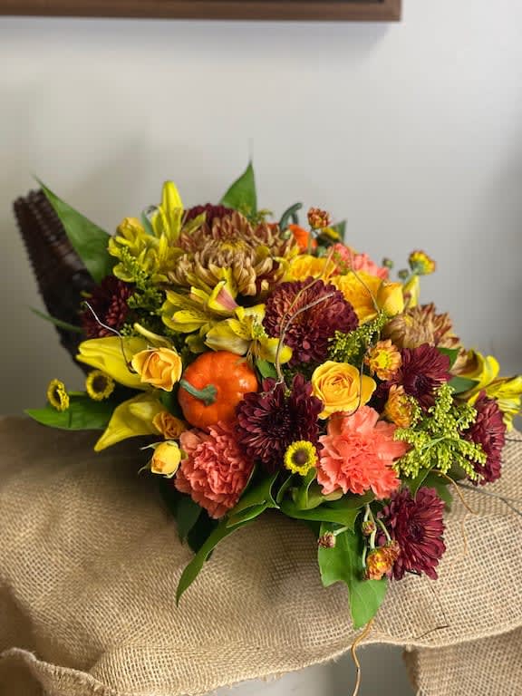 Classic Cornucopia Flower Delivery Collierville 38017 - A Perfect Bloom ...