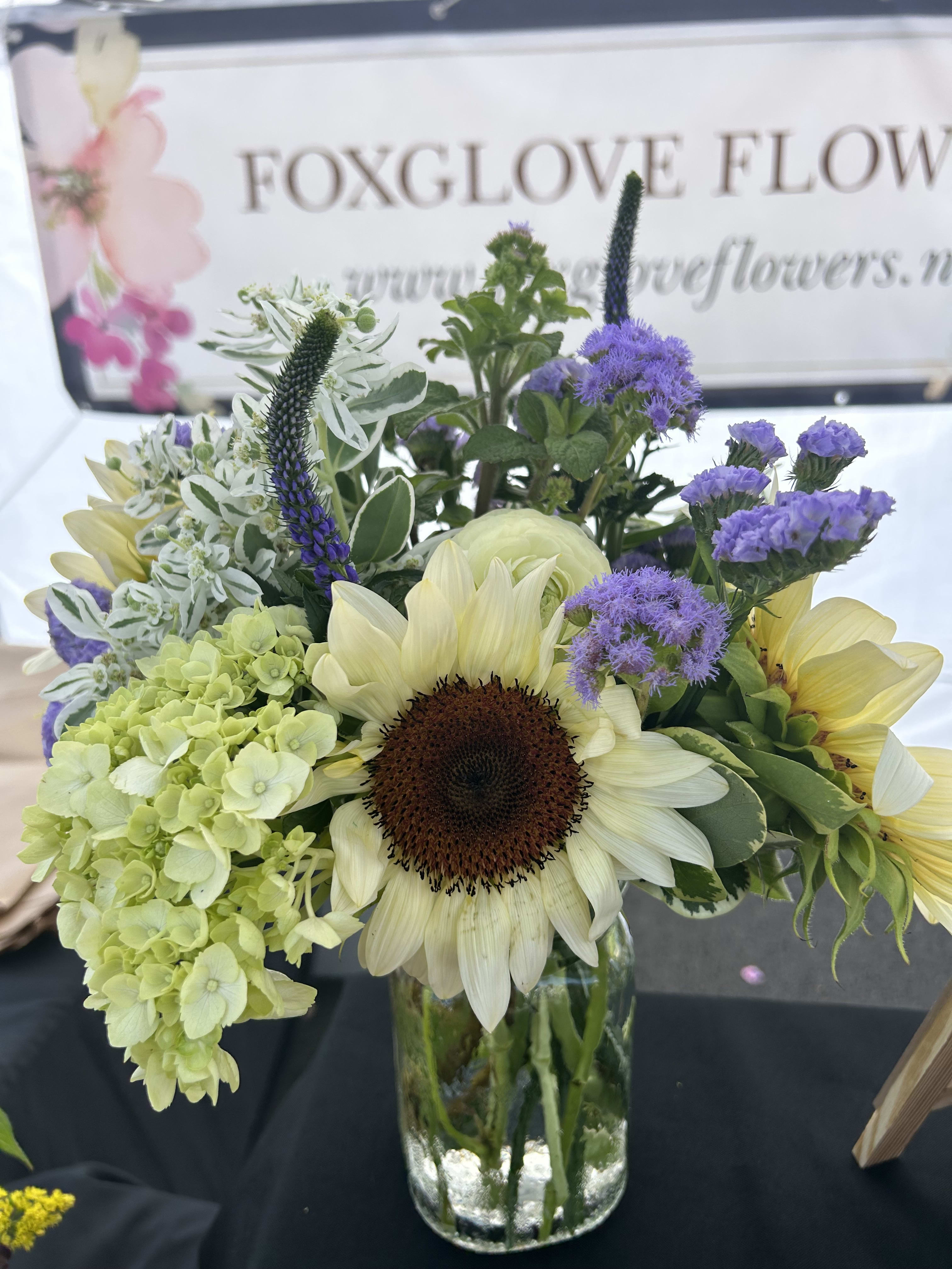 Alexandria VA Florist | Alexandria Flower Delivery by Foxglove Flowers LLC