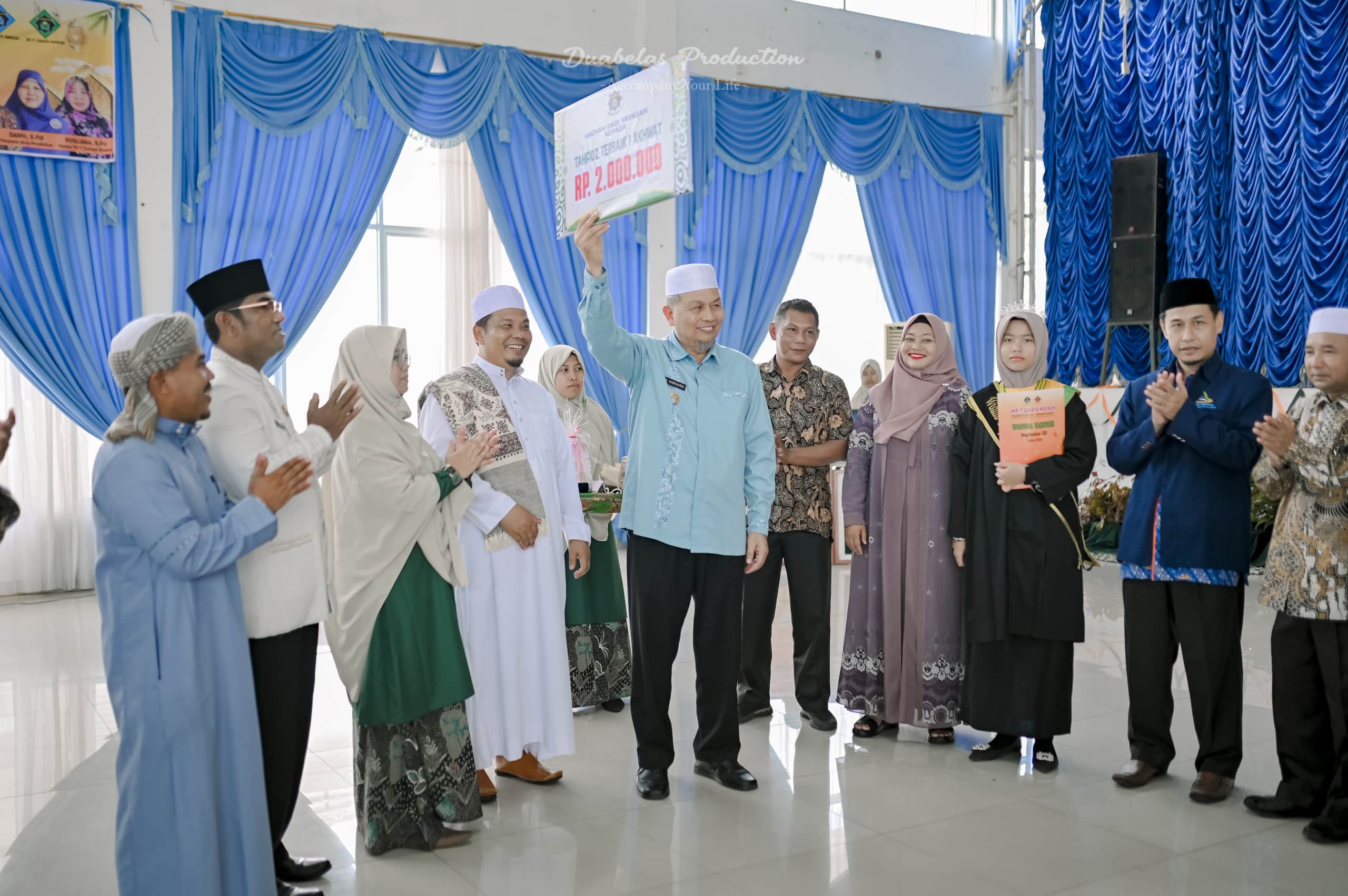 SUKSES WISUDA TAHFIZH KE-3 DAN PELEPASAN GENERASI SMART BUPATI HADIR HINGGA ACARA SELESAI ...