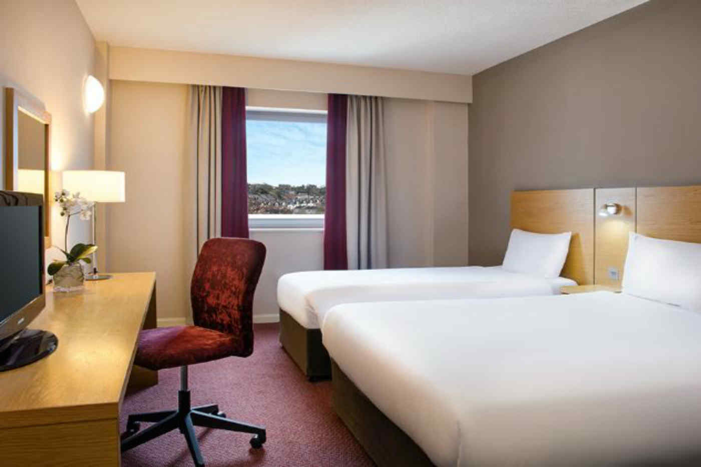 Jurys Inn Exeter, Exeter | AerLingusVacationStore.com
