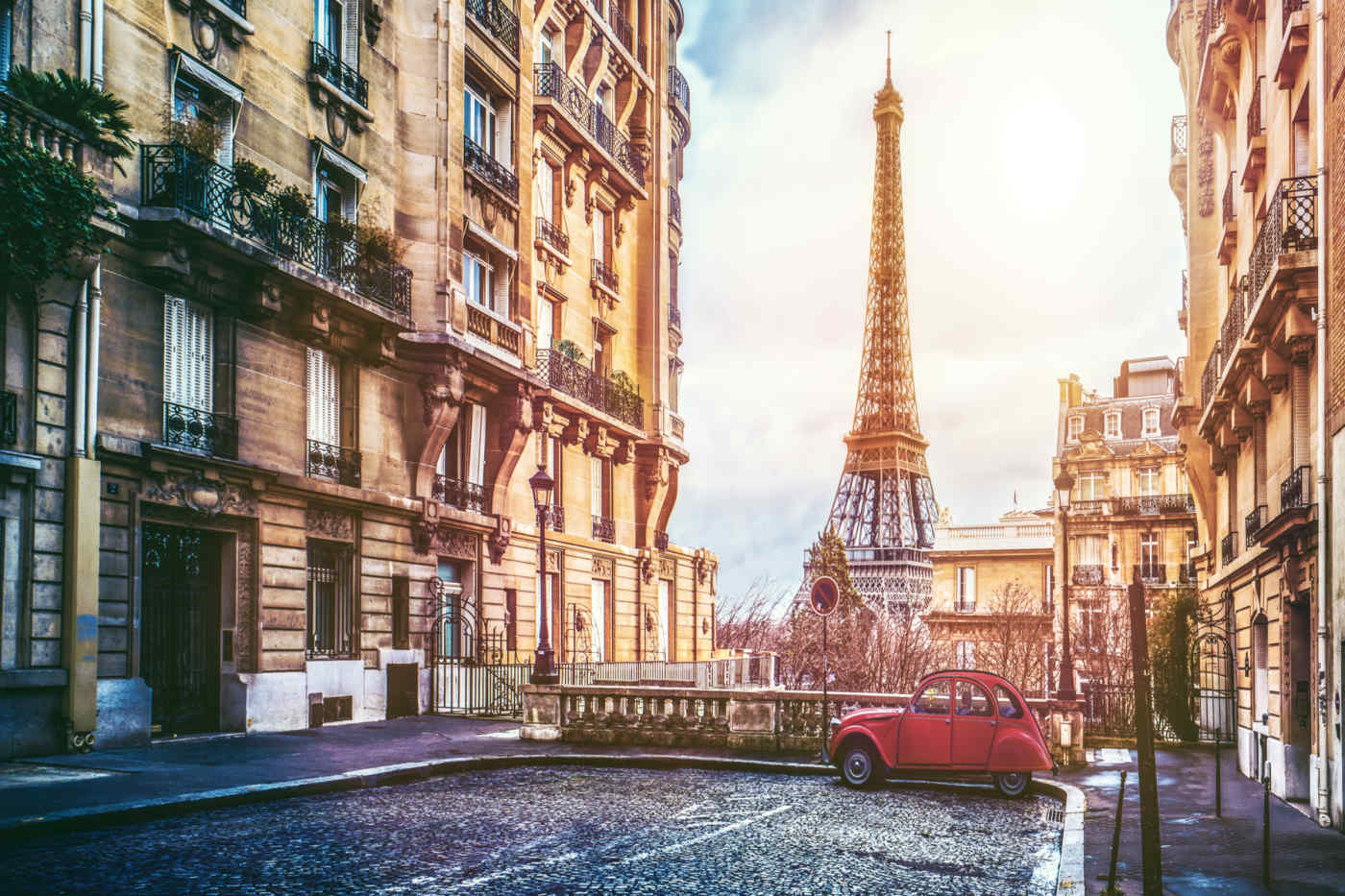 How to Avoid Looking Like a Tourist in France | France Vacations ...