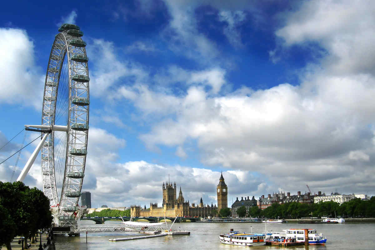Luxury London & Waldorf Astoria Edinburgh by Rail - Vacation Package & Tour
